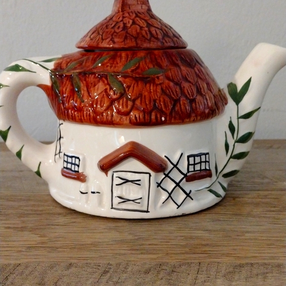 Cottage Ware | Art | Vintage Teapot English Cottage | Poshmark